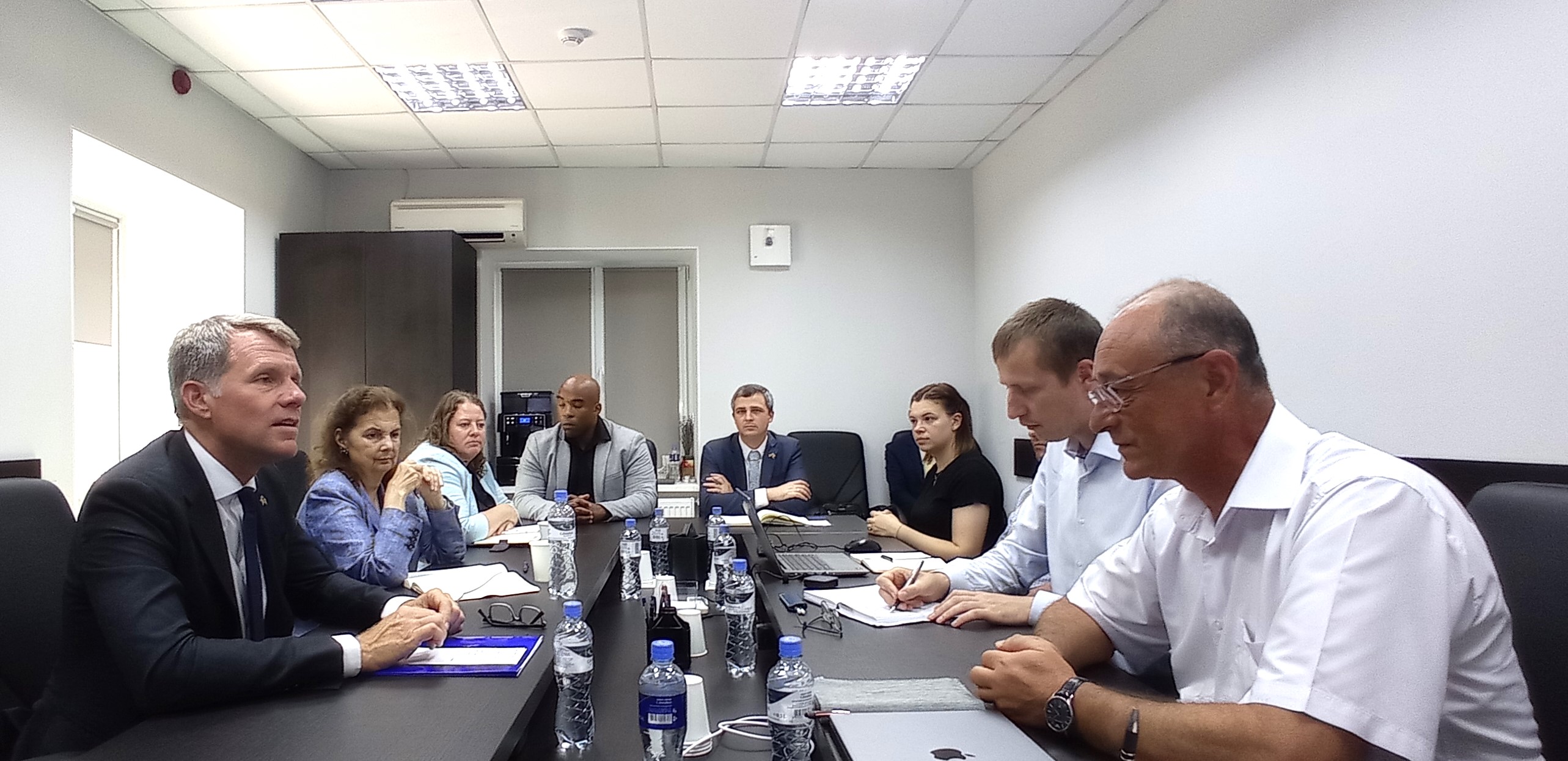 Întrevedere la nivel înalt: Directorul STISC, Alexandru Corețchi, și ...